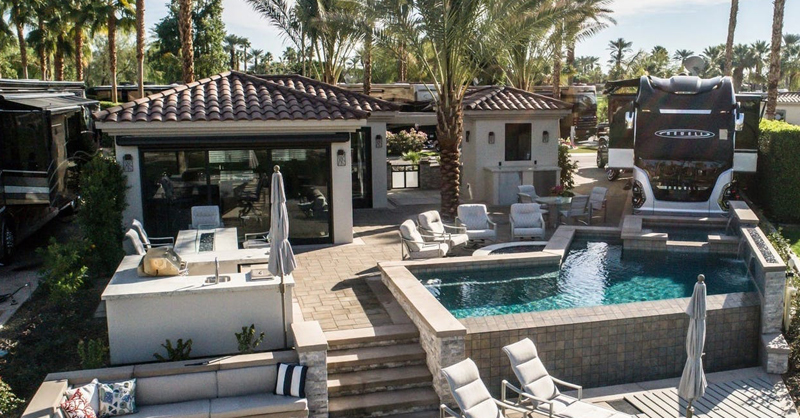 Traveling In An RV This Summer? Here Are 10 Of The Most Luxurious RV ...