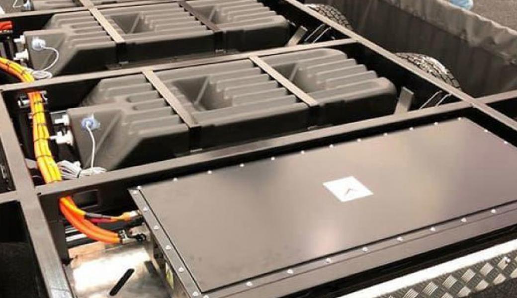 Electric AWD Camping Trailer Self-Drives Over Pavement And Muddy Trail ...